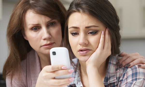 The 4 Biggest Risks Of Your Child Owning A Mobile